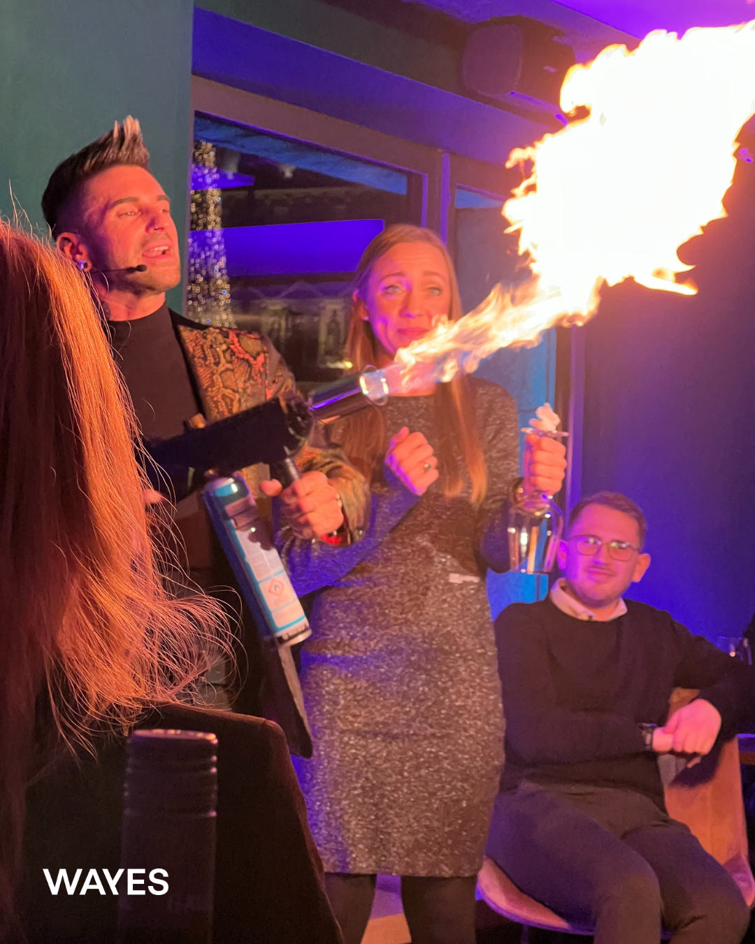 WAYnachtsfeier: Illusionen sind die schönste Form der Realität - WAYES